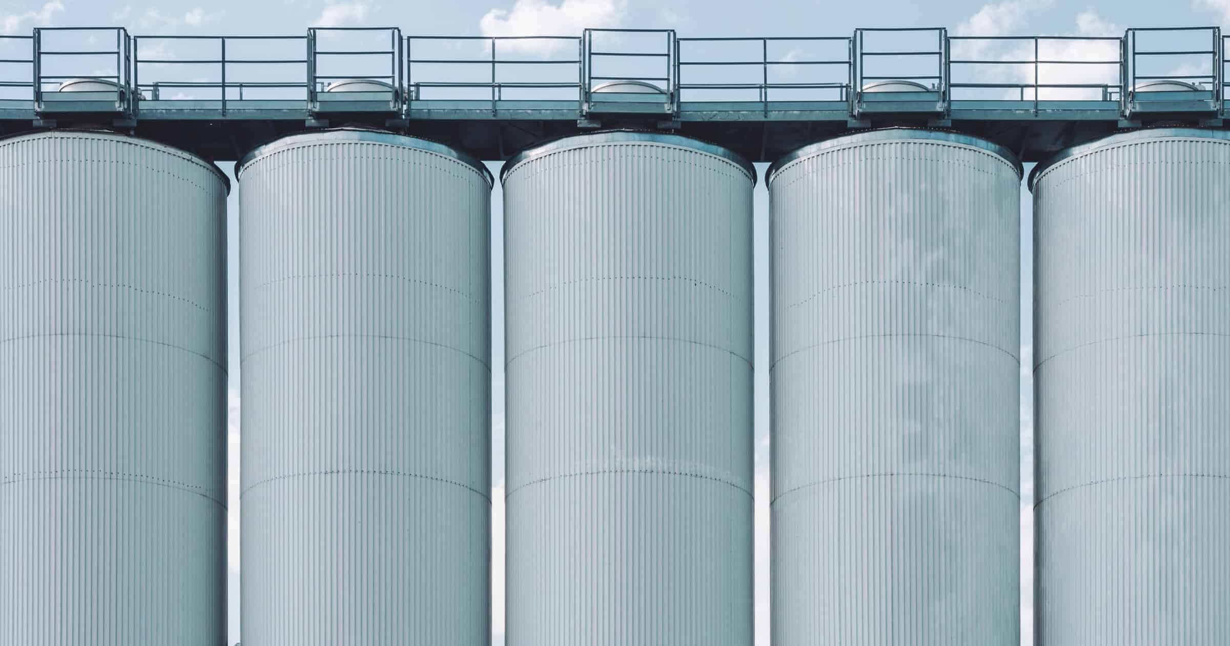 Breaking Down Data Silos - Datameer Breaking Down Data Silos - Datameer